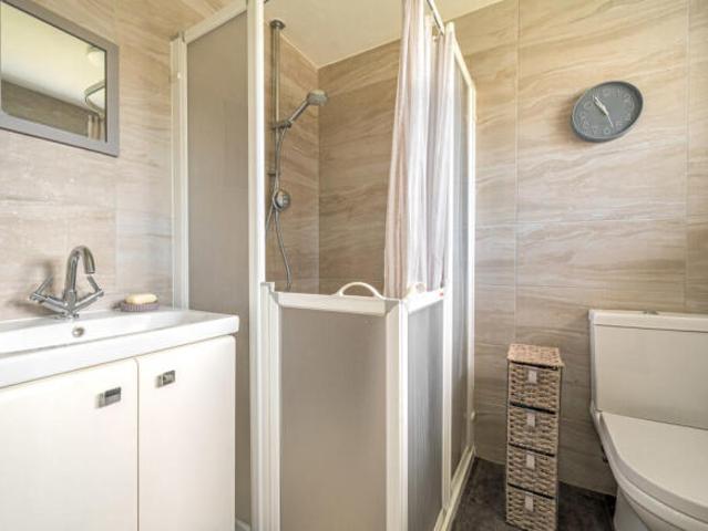 1 bedroom bungalow for sale in Powell Close, Guildford, GU2