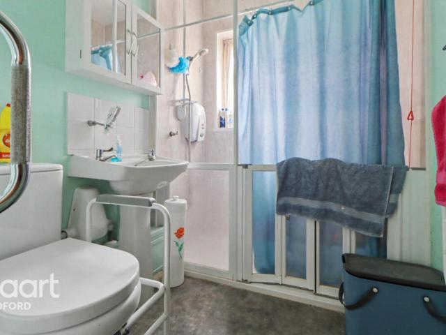 1 bedroom bungalow for sale in Walcourt Road, Bedford, MK42