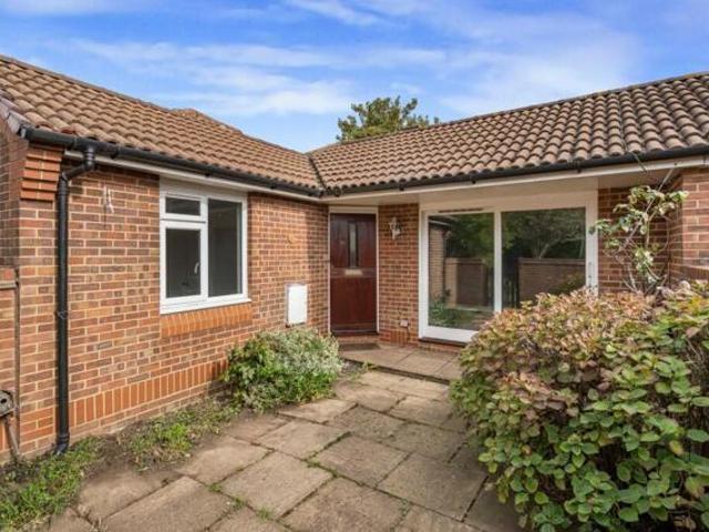 1 Bedroom Bungalow Hillingdon Greater London 101676233