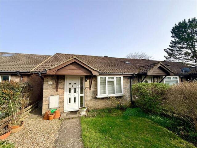 1 Bedroom Bungalow Lymington Hampshire LS100733976