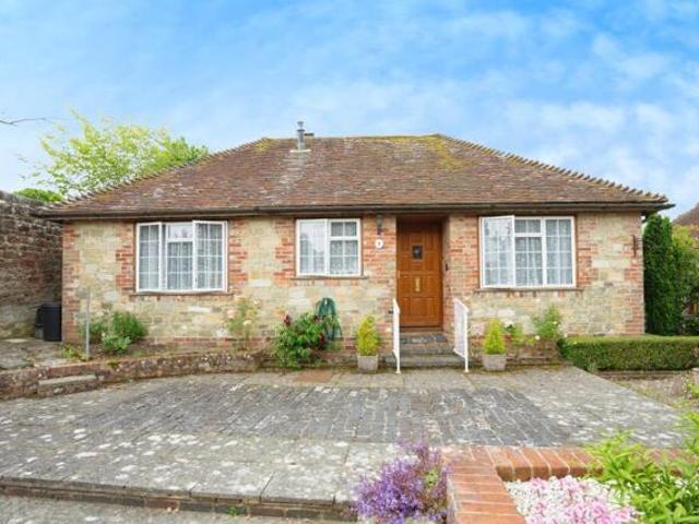 1 Bedroom Bungalow Petworth West Sussex GU28 86117604