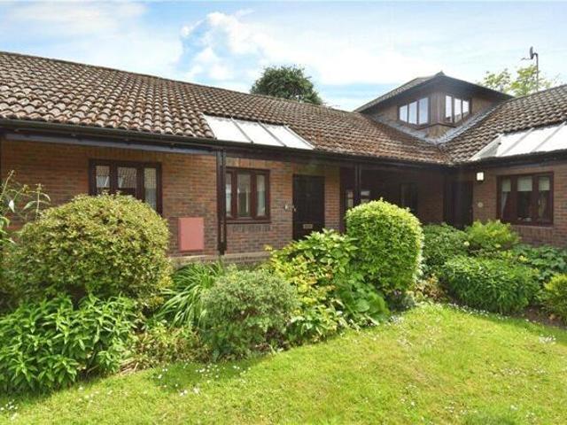 1 Bedroom Bungalow Romsey Hampshire 100224235