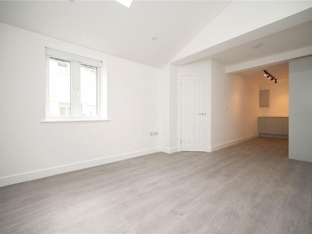 1 Bedroom bungalow to let in Arthur Road, St. Albans, Hertfordshire, AL1