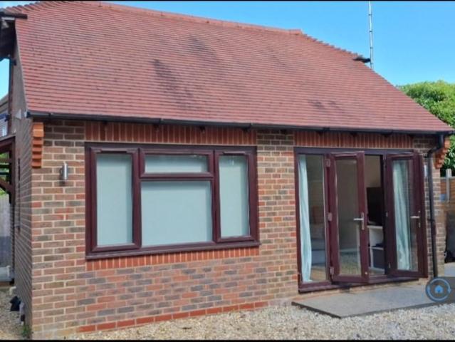 1 bedroom bungalow to rent