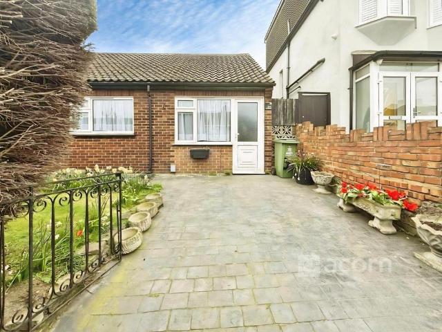 1 bedroom bungalow to rent