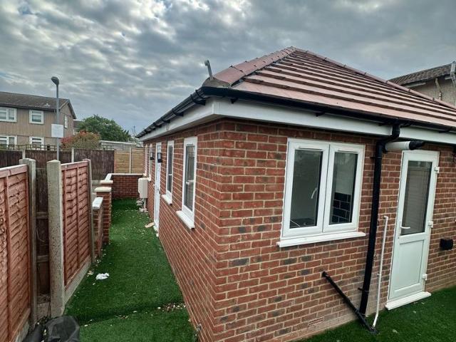 1 bedroom bungalow to rent