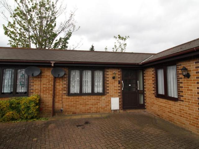 1 bedroom bungalow to rent
