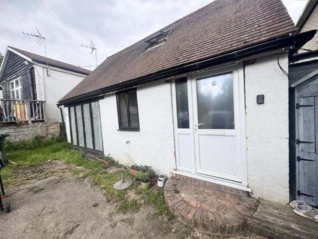 1 bedroom bungalow to rent