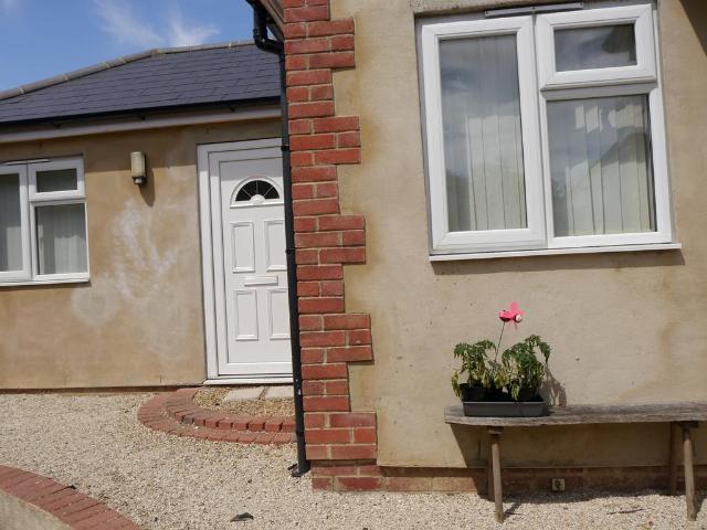 1 bedroom bungalow to rent