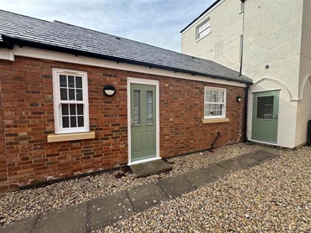1 Bedroom Bungalow To Rent In Town Centre, CV22