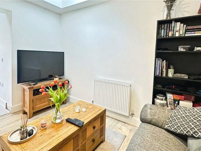 1 bedroom bungalow to rent Riverside Road, Luton, Bedfordshire, LU3
