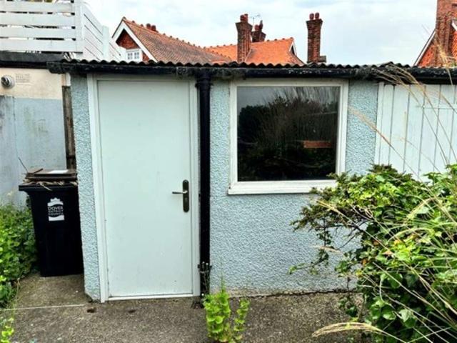 1 Bedroom Garages Garage / Parking