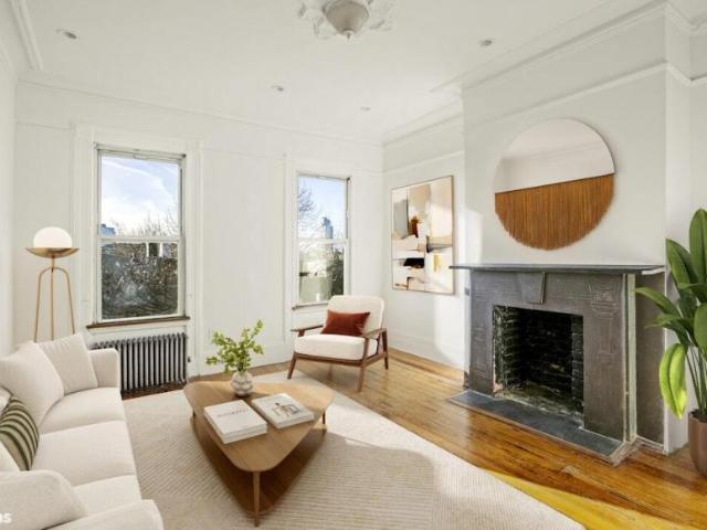 1 bedroom, Greenpoint NY LS102245839