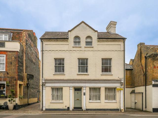 1 bedroom ground maisonette for sale