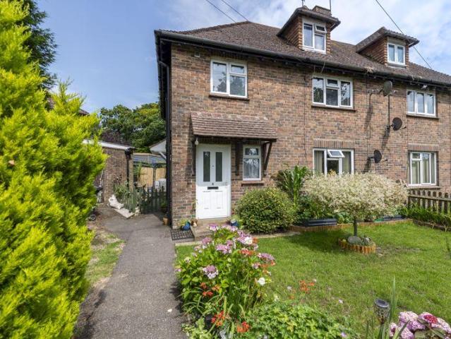 1 bedroom ground maisonette for sale
