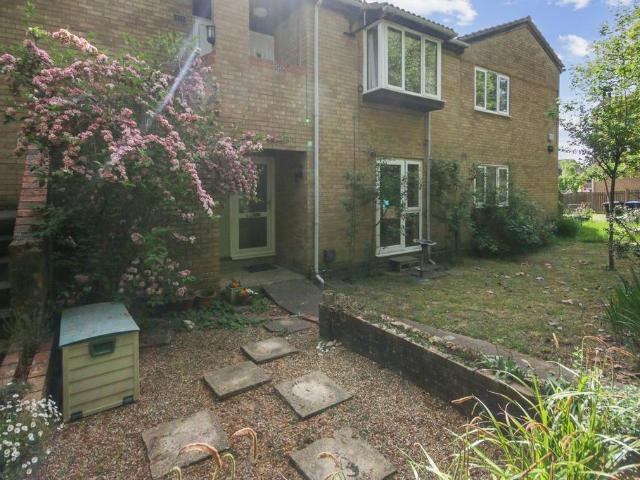 1 bedroom ground maisonette for sale