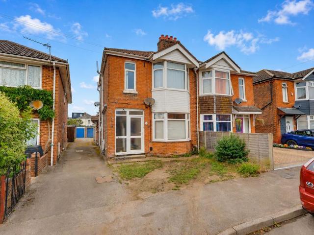 1 bedroom ground maisonette for sale