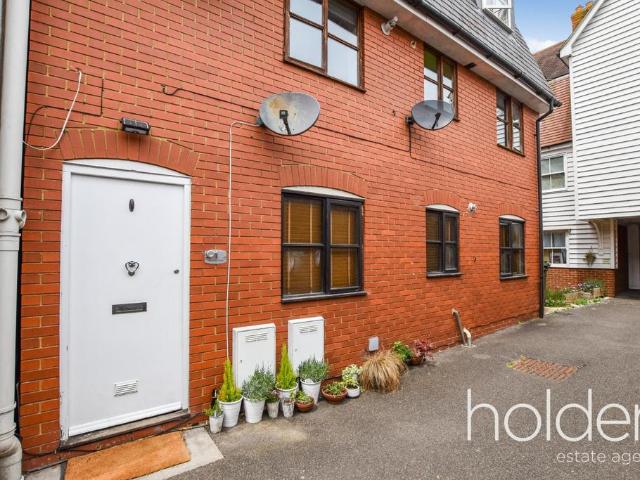 1 bedroom ground maisonette for sale