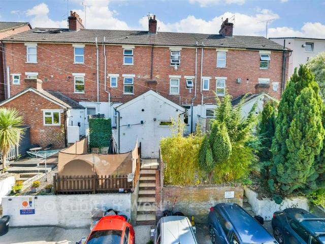 1 bedroom ground maisonette for sale