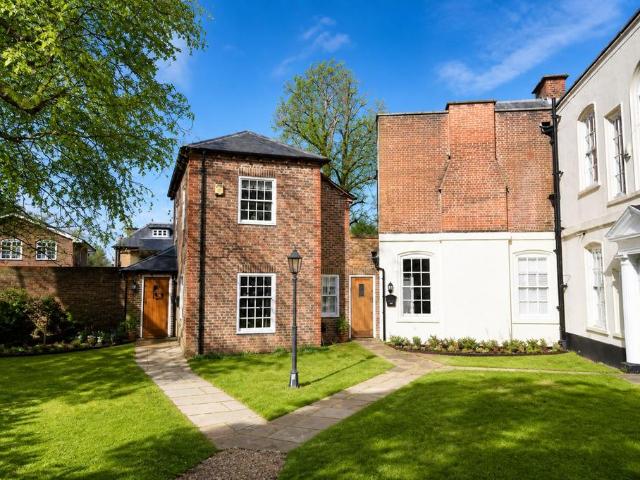 1 bedroom ground maisonette for sale