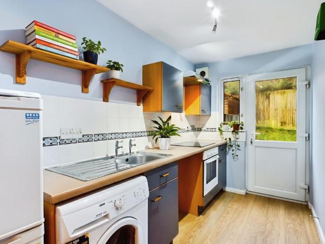 1 bedroom ground maisonette for sale