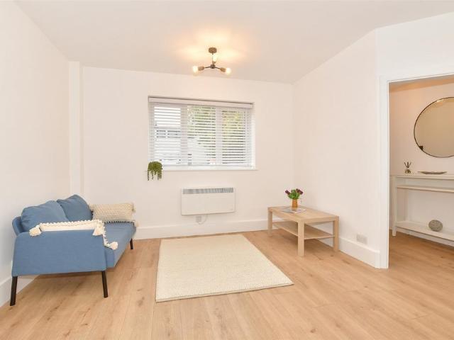 1 bedroom ground maisonette for sale