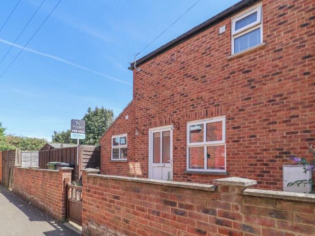 1 bedroom ground maisonette for sale