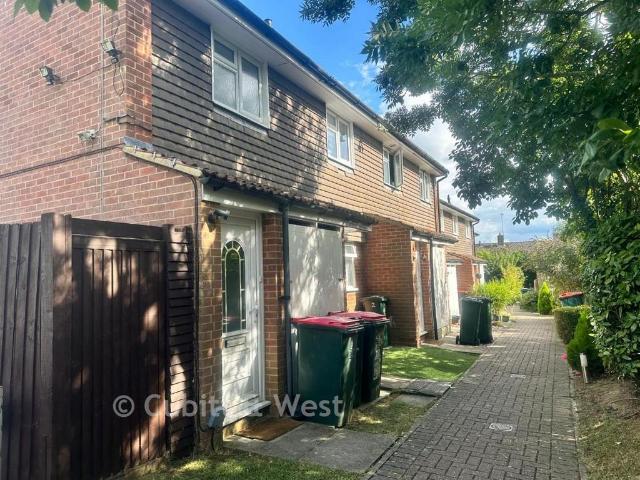 1 bedroom ground maisonette for sale