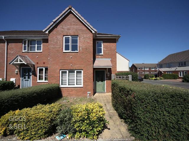 1 bedroom ground maisonette for sale