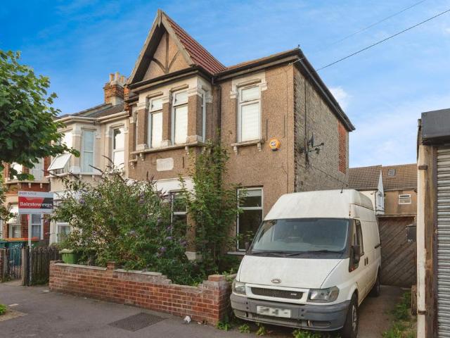 1 bedroom ground maisonette for sale