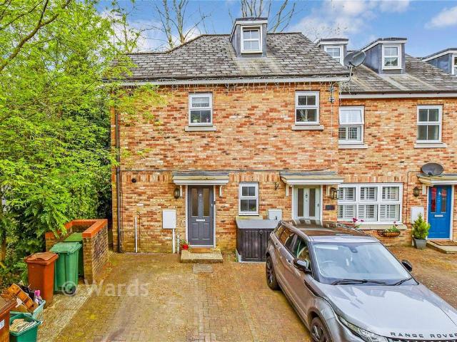 1 bedroom ground maisonette for sale