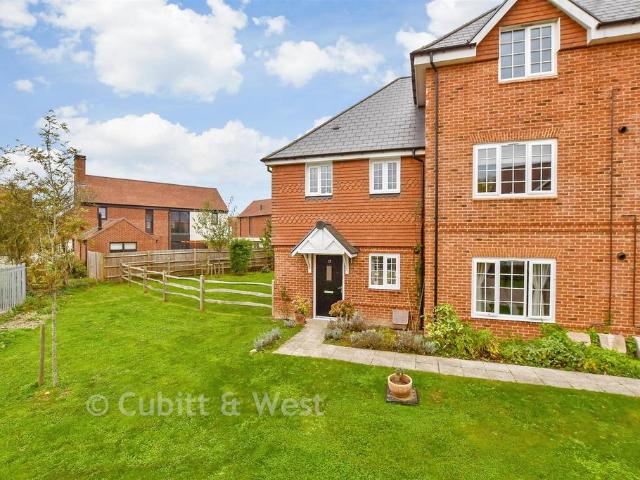 1 bedroom ground maisonette for sale