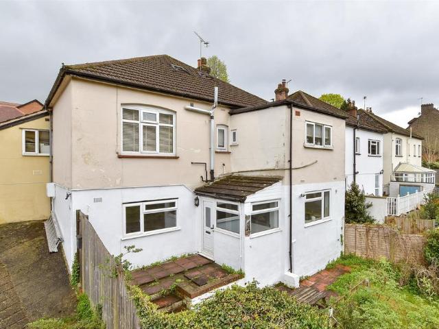 1 bedroom ground maisonette for sale