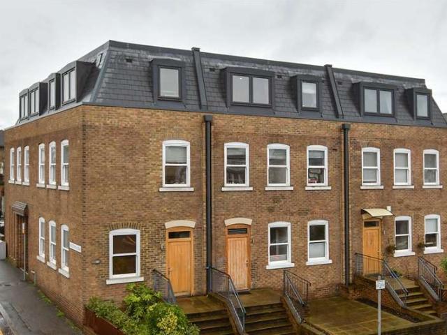 1 Bedroom Ground Maisonette Flat