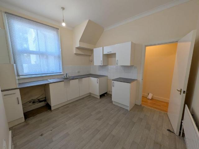 1 bedroom ground maisonette to rent