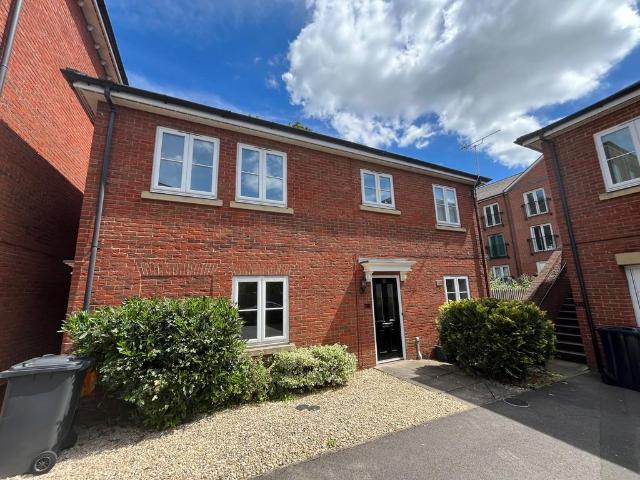 1 bedroom ground maisonette to rent