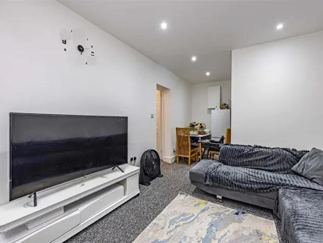 1 Bedroom Ground Maisonette To Rent In Trowell Road, Nottingham, NG8