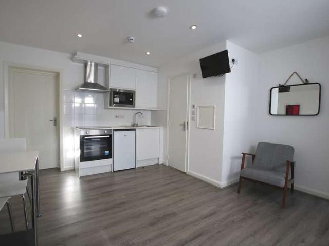 1 Bedroom Ground Flat