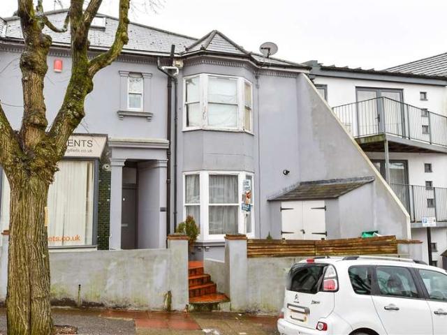 1 Bedroom Ground Flat