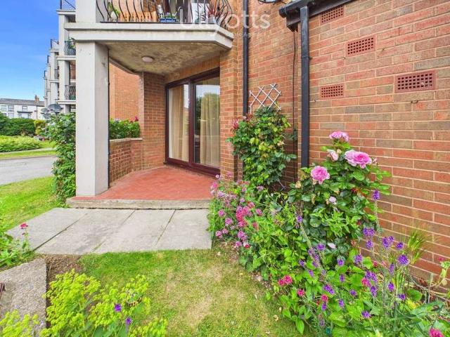 1 Bedroom Ground Flat