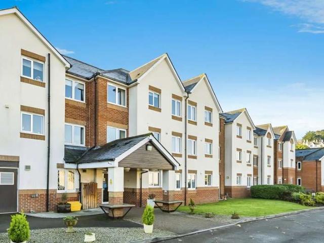1 Bedroom Ground Flat