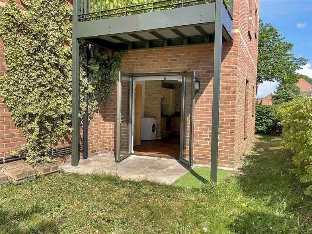1 Bedroom Ground Flat