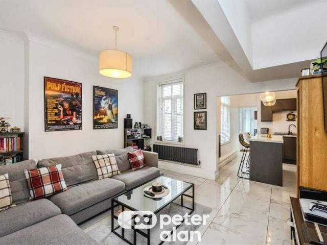 1 Bedroom Ground Flat