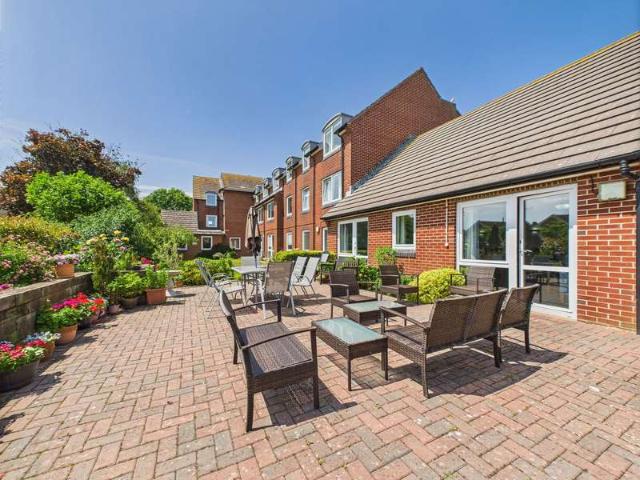 1 Bedroom Ground Flat