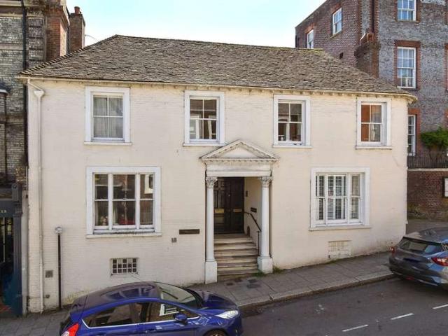 1 Bedroom Ground Flat