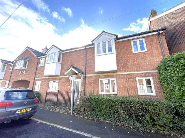 1 Bedroom Ground Flat