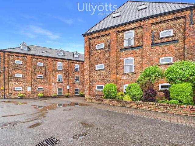 1 Bedroom Ground Flat