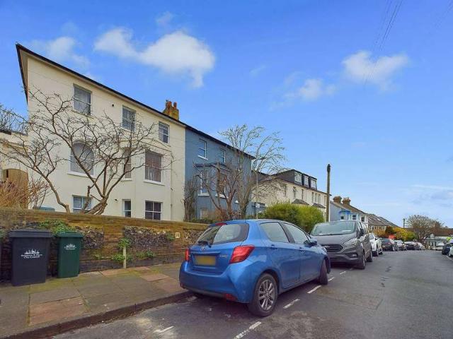 1 Bedroom Ground Flat