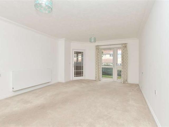 1 Bedroom Ground Flat