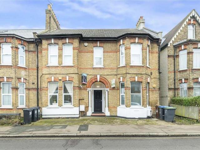 1 Bedroom Ground Flat